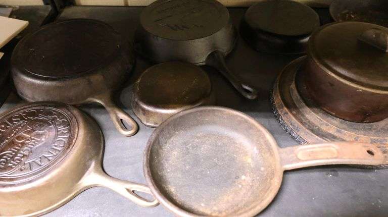 Lot of Vintage Cast Iron Cookware, Skillets, Pans, Griddles Etc ...