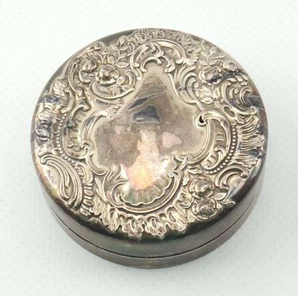Sterling Silver Compact - Dixon's Auction at Crumpton