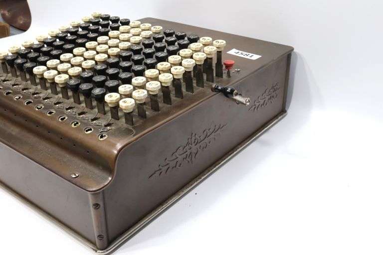 Vintage Felt & Tarrant Mfg. Comptometer - Dixon's Auction at Crumpton