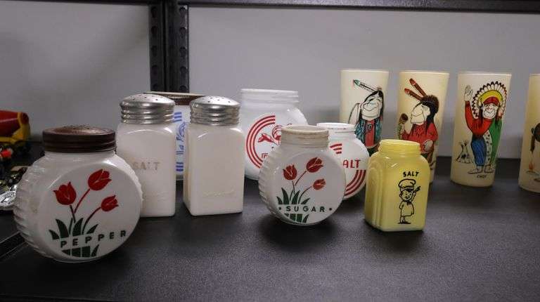 Lot of Vintage Garfield, Indian Cartoon & Character Glasses, Deco S&P ...