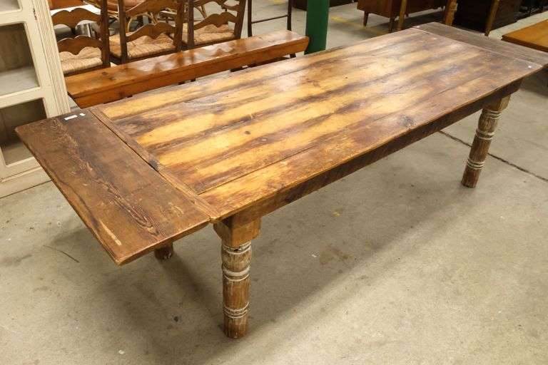 Rustic Farmhouse Pine Farm Table - Dixon's Auction at Crumpton