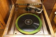 Victor Victrola Model Vv-XI Phonograph - Dixon's Auction at Crumpton