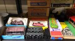 Lot of Vintage Model Railroad Train Cars By Con-Cor, Lionel Etc ...