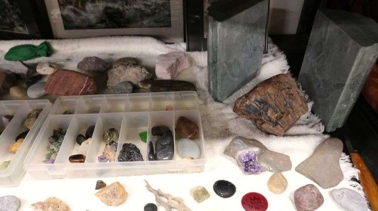 Collection of Geologic Specimens & Polished Stones - Dixon's Auction at ...