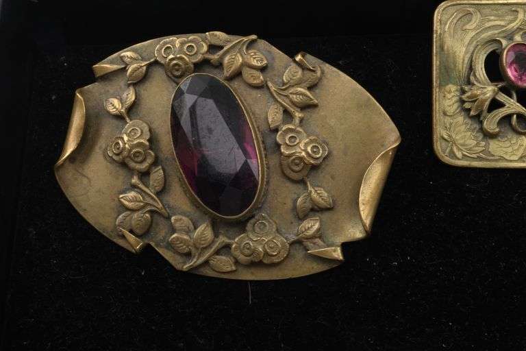 Tray Lot of Vintage Pins - Dixon's Auction at Crumpton