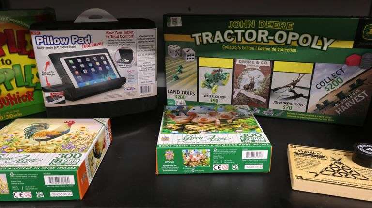 Lot of Puzzles & Games in Boxes - Dixon's Auction at Crumpton