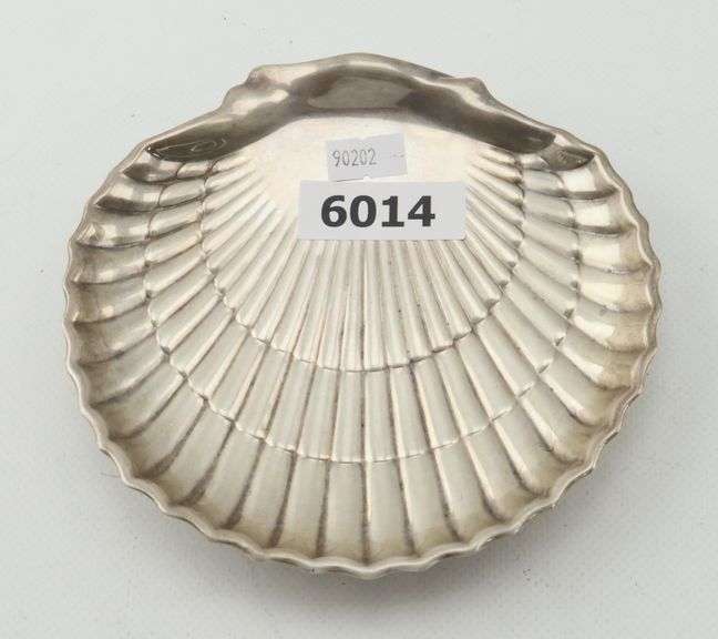 Gorham Sterling Silver Footed Shell Dish 5.1 ozt - Dixon's Auction at Crumpton