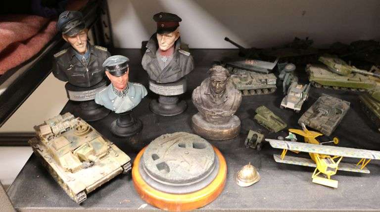 Lot of Military & War Memorabilia, Tanks, Figurines & Army Men - Dixon ...