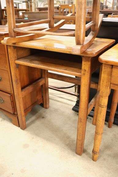 Antique Federal Schoolhouse Desk - Dixon's Auction at Crumpton