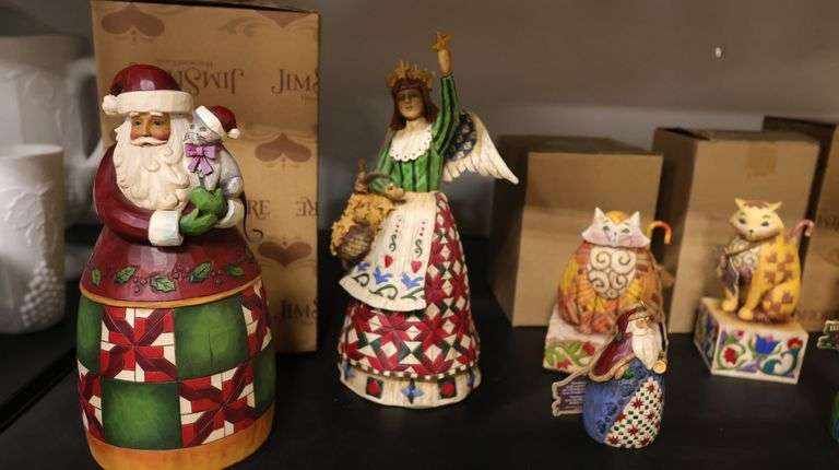 Lot of Jim Shore Figures & Boxes - Dixon's Auction at Crumpton