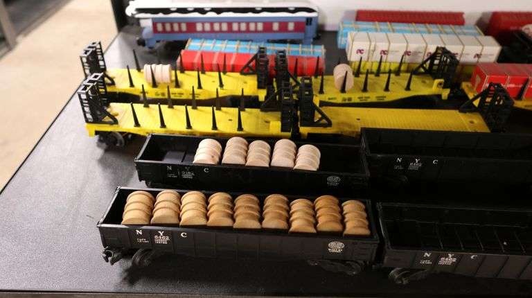 Lot of Vintage Model Railroad Train Cars - Dixon's Auction at Crumpton