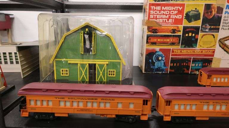 Lot of Vintage Model Railroad Train Cars By Lionel, Railking Barn ...