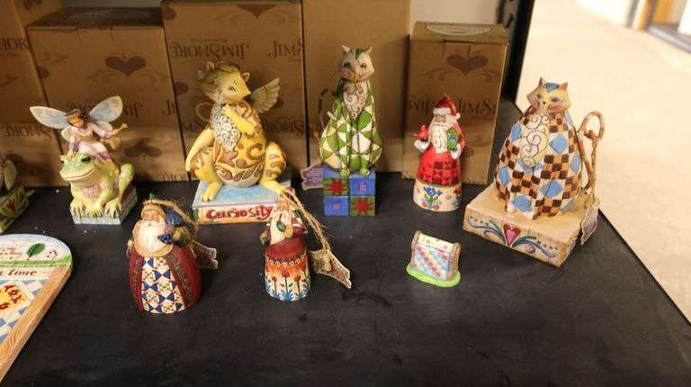Lot of Jim Shore Figures & Building with Boxes - Dixon's Auction at ...