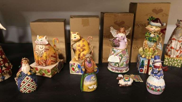 Lot of Jim Shore Figures & Boxes - Dixon's Auction at Crumpton
