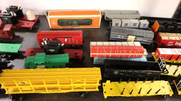 Lot of Vintage Model Railroad Train Cars - Dixon's Auction at Crumpton