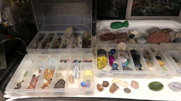 Collection of Geologic Specimens & Polished Stones - Dixon's Auction at ...