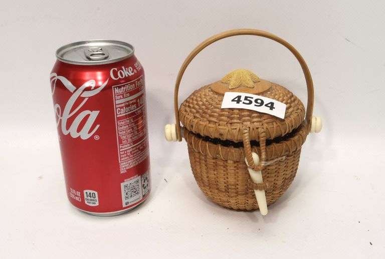 Small Nantucket Basket - Dixon's Auction at Crumpton