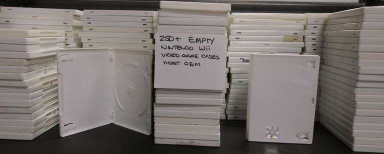 250+ Empty Nintendo Wii Video Game Cases - Dixon's Auction at Crumpton