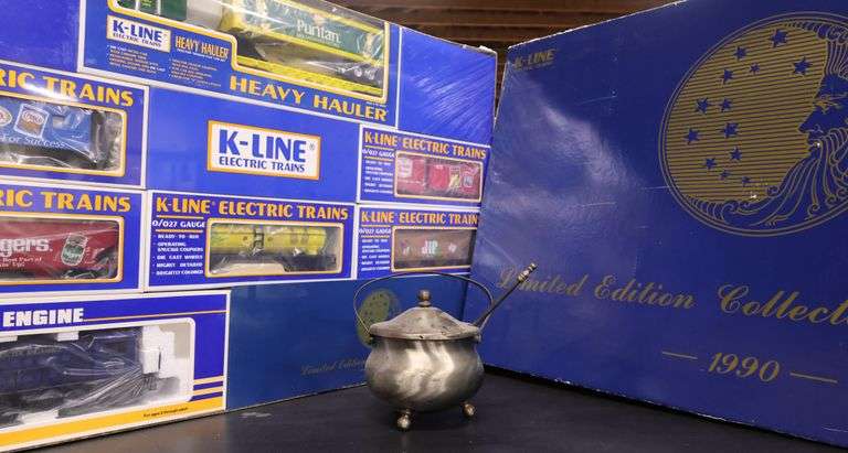 Lot of Vintage Model Railroad Train Set By K-Line - Dixon's Auction at ...