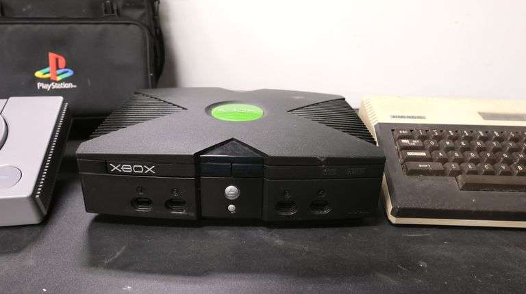 Xbox & Playstation Consoles + Atari 800 Xl - Dixon's Auction at Crumpton