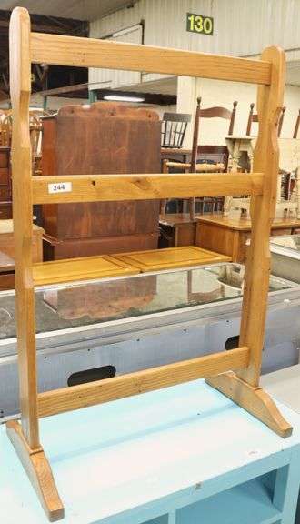 Modern Quilt Rack - Dixon's Auction at Crumpton