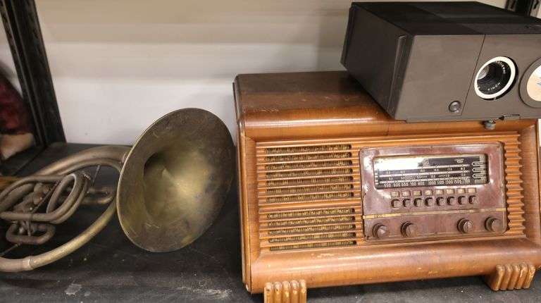 Vintage Philco Table Radio, Brass Horn, Projector Etc. - Dixon's ...