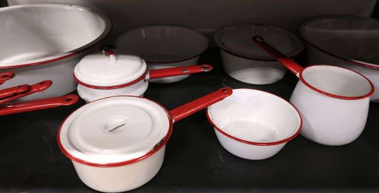 Lot of Vintage Kitchen Cookware, Enamelware Pots Etc. - Dixon's Auction ...