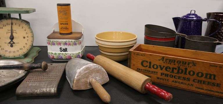 Vintage /Antique Kitchen Items - Dixon's Auction at Crumpton
