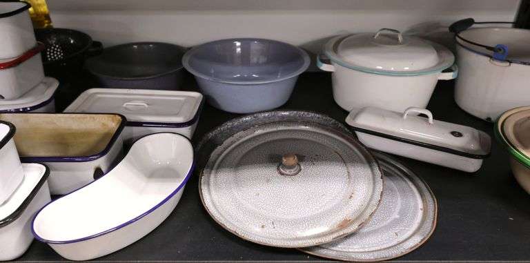 Lot of Vintage Enamelware Kitchen Pots, Pans, Dishes Etc. - Dixon's ...
