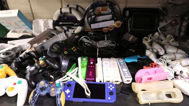 Lot of Various Gaming Controllers - Dixon's Auction at Crumpton