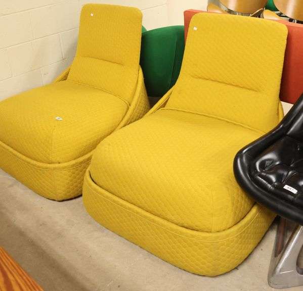 Pair Steelcase "Hosu" MCM Lounge Chairs - Dixon's Auction at Crumpton