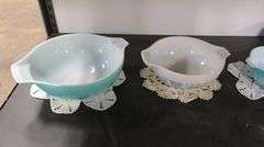 Lot of Vintage Pyrex Style Bowls, Bundt Cake Pan - Dixon's Auction at ...