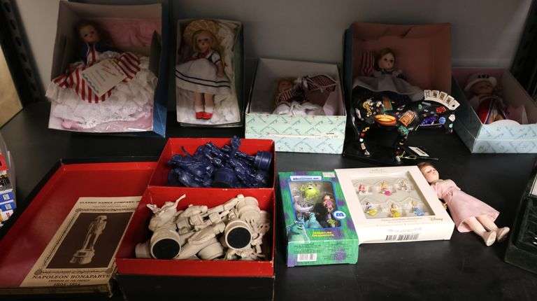 Lot of Neiman Marcus Flatware, Chess Pieces, Madame Alexander Dolls Etc ...