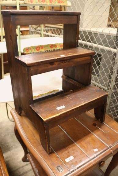 Vintage Farmhouse Pine Bed Steps - Dixon's Auction at Crumpton