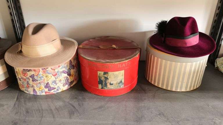 Lot of Vintage Hats & Hat Boxes - Dixon's Auction at Crumpton