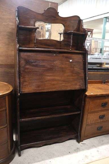 Antique Larkin Type Desk, Desk Locked - Dixon's Auction at Crumpton