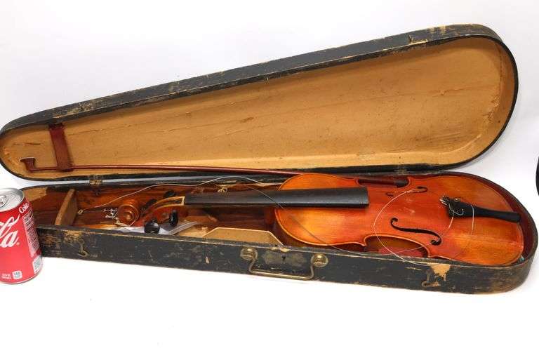 Reproduction Stradivarius Violin - Dixon's Auction at Crumpton