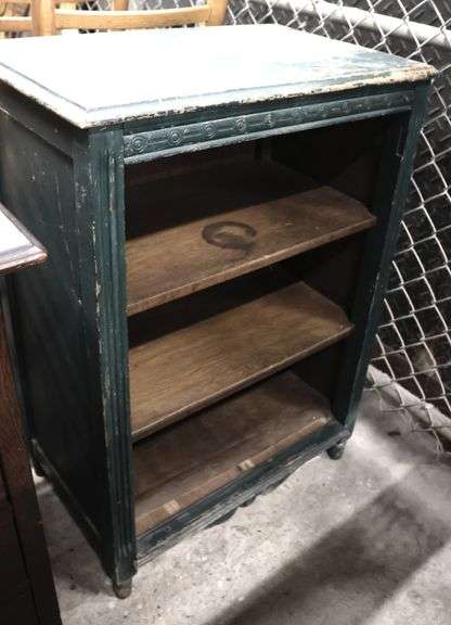 Vintage Painted Shelf - Dixon's Auction at Crumpton