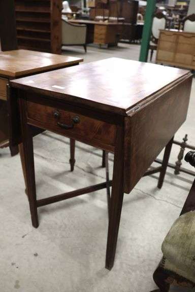 Mid-Atlantic Federal Cherry Pembroke Table - Dixon's Auction at Crumpton
