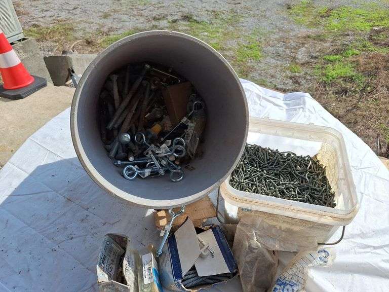Bucket Of Bolts & Bucket of Screws both one money - Diamond G Auctioneers