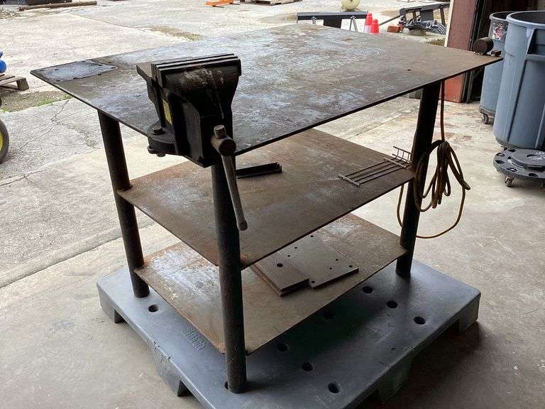 Shop Welding Table with 6'' Vise - Diamond G Auctioneers
