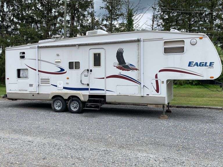 2004 Eagle by Jayco 305 BHS Fifth Wheel Camper - Delaware Auction Center