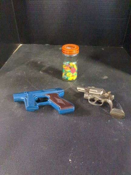 Disc Gun and Cap Gun - Delaware Auction Center