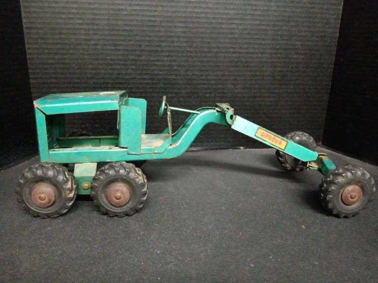 Vintage Structo Stamped Steel Grader (As-Is) - Delaware Auction Center