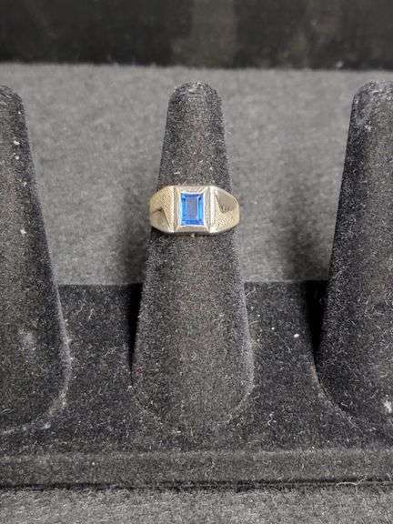 Marked 18k HGE Ring w/ Blue Stone Sz. 6.5 2.9g - Delaware Auction Center