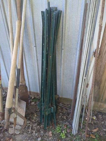 Assorted Metal Fence Posts - Delaware Auction Center