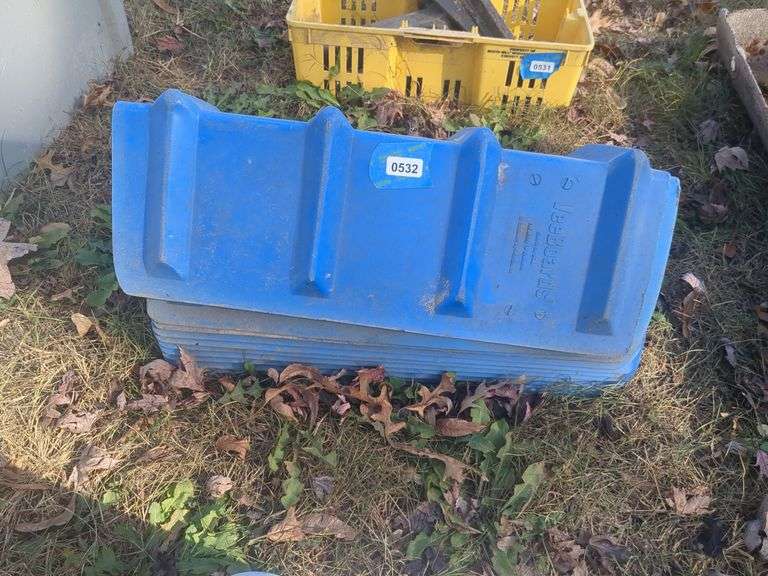 (12) Plastic Vee Boards - Delaware Auction Center