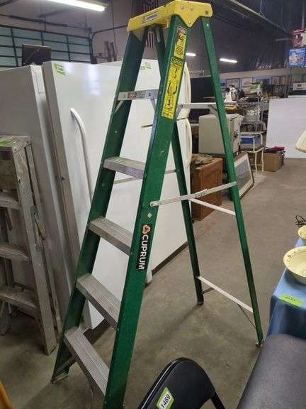 Cuprum Type II 6 ft Fiberglass Step Ladder - Delaware Auction Center