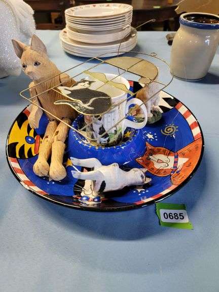 Chip and Dip Bowl and Cat Decor - Delaware Auction Center