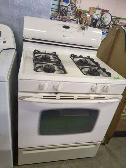 Maytag Gas Stove - Delaware Auction Center
